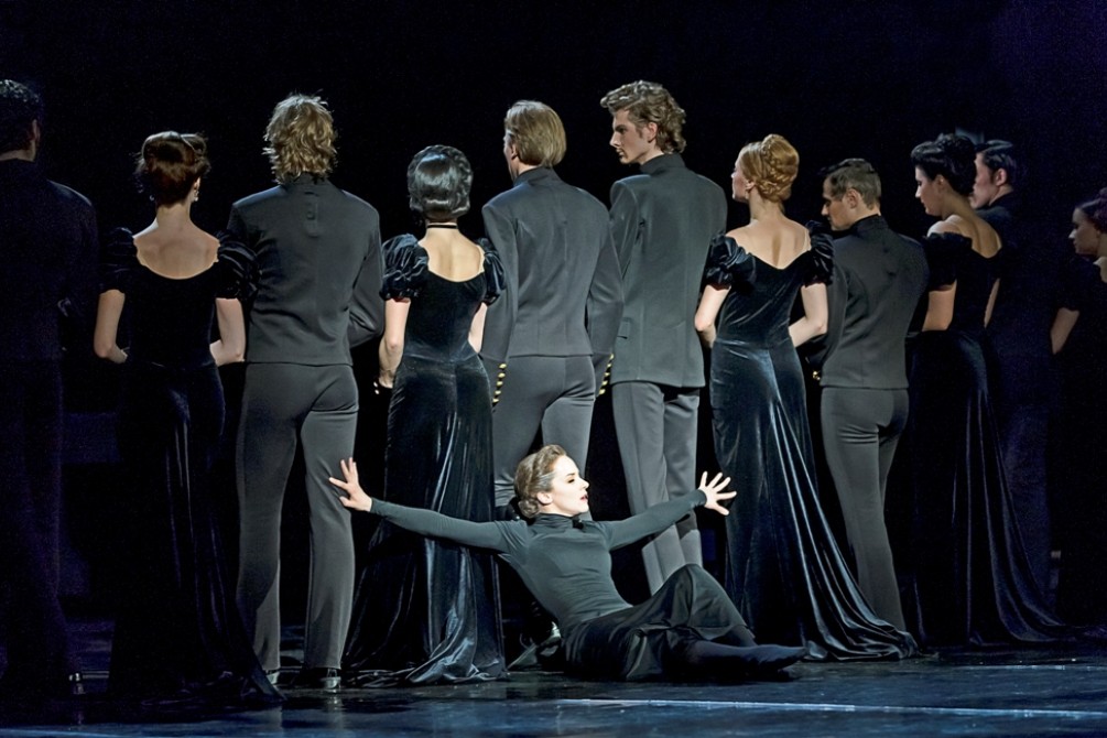 Stage Russia presents Anna Karenina | Music Box Theatre